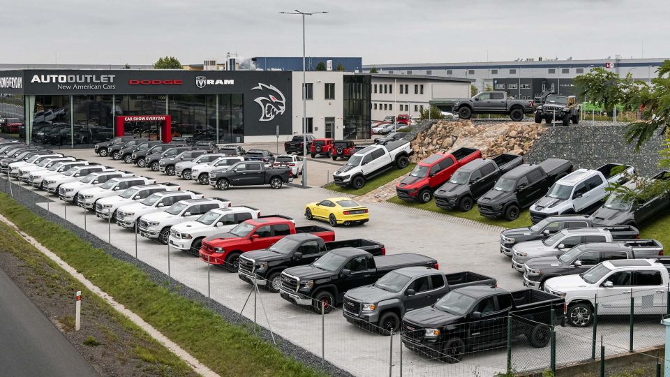 Auto Outlet - Nové americké vozy : Auto Outlet