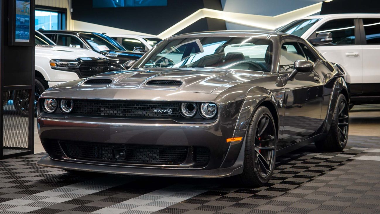 Dodge Challenger Hellcat Gray