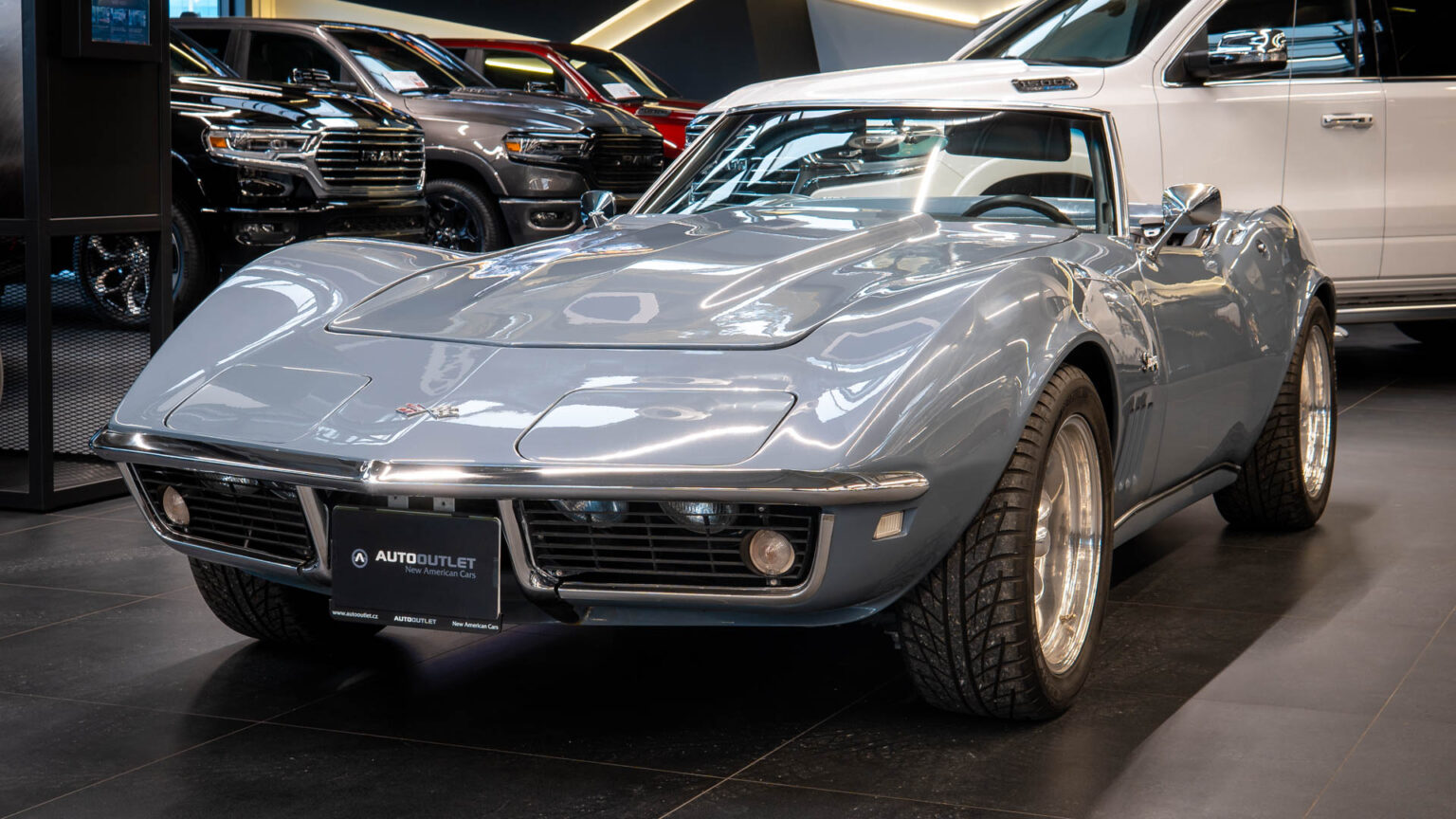 Chevrolet Corvette Stingray C3 Convertible - Auto Outlet : Auto Outlet